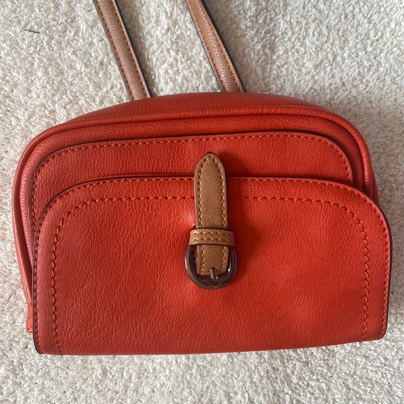 Clarks | Bags | Clarks Coral Leather Shoulder Bag | Poshmark